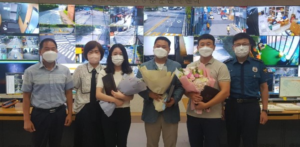 이천시 Cctv통합관제센터 선행시민과 관제요원에 표창장 수여
